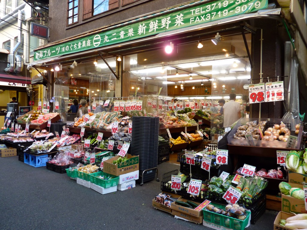 Visite d'un marchand de fruits et légumes - DAVID-MINH TRA